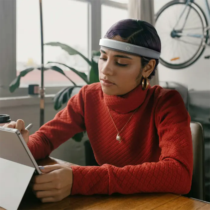 PYLOT - THE FIRST WEARABLE TO TRACK PRODUCTIVITY 4Design